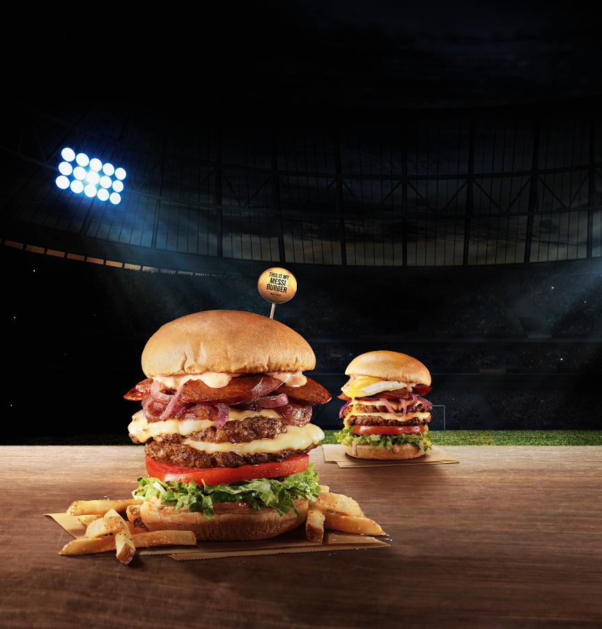 Lionel Messi présente son burger au Hard Rock Cafe - Fresh Mag Paris