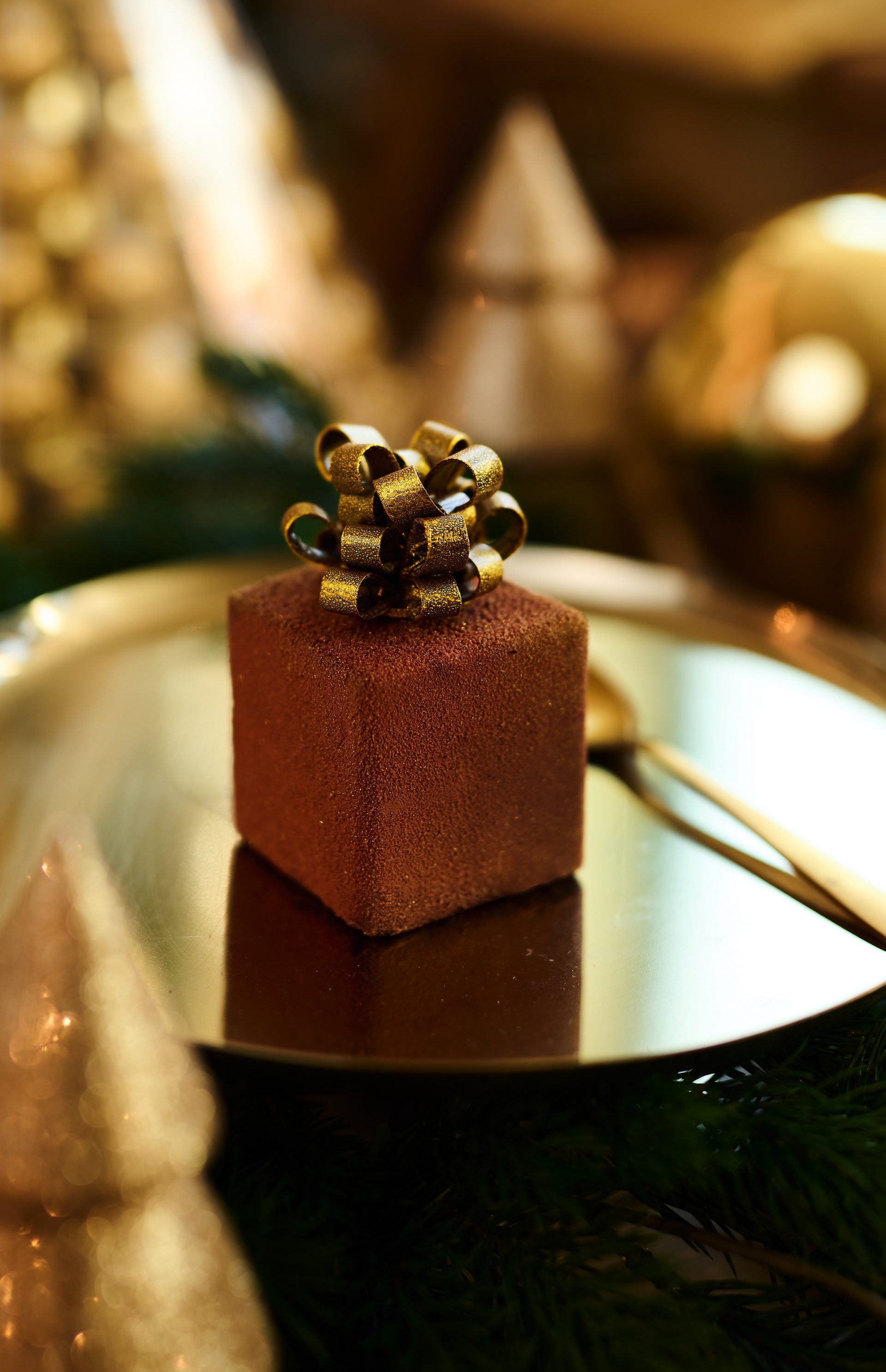 Le Cadeau : FERRERO ROCHER® X Danny Khezzar une collaboration magique ...