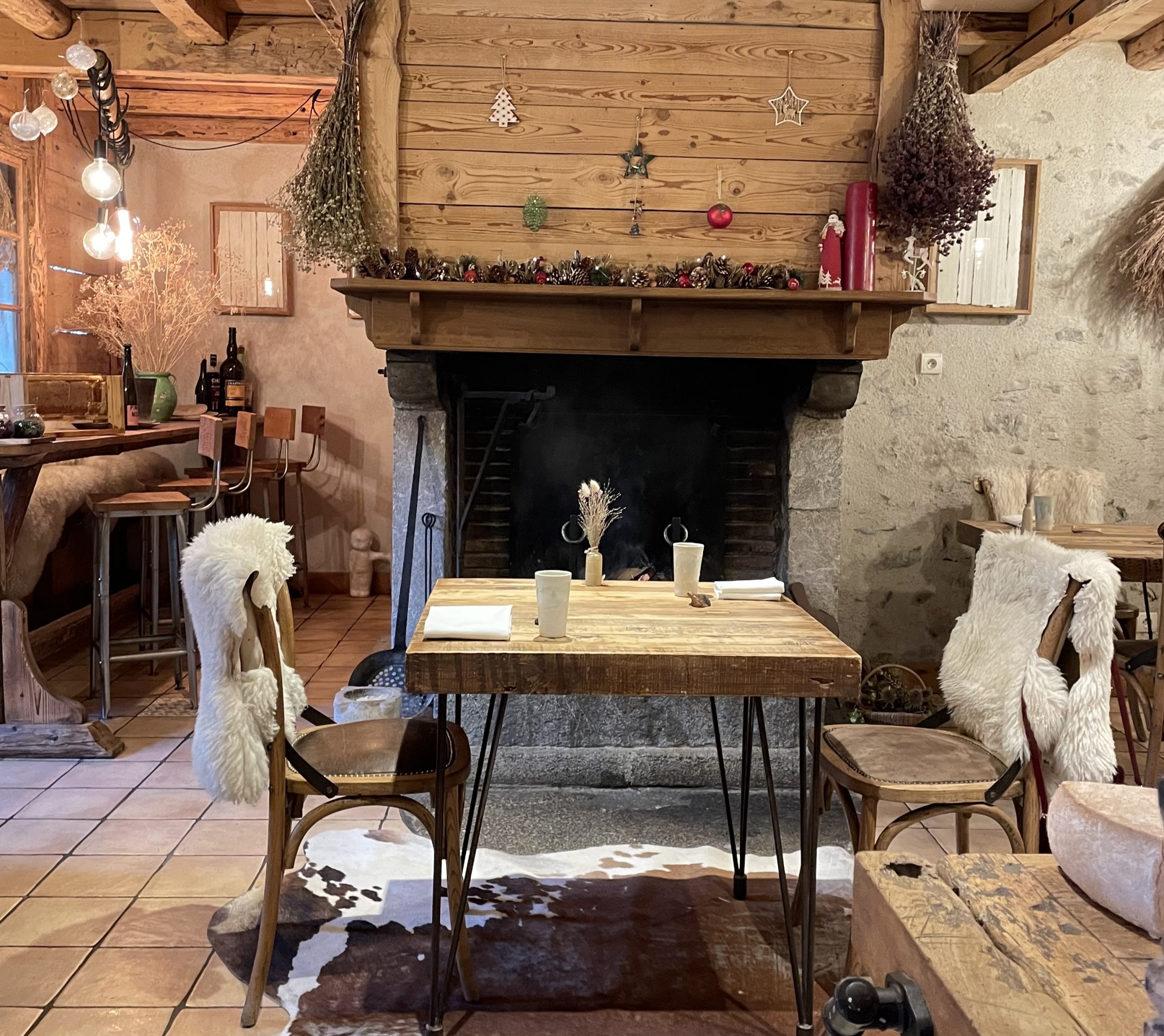 Gastronomie alpine : Frédéric Molina sublime la nature au Moulin de ...